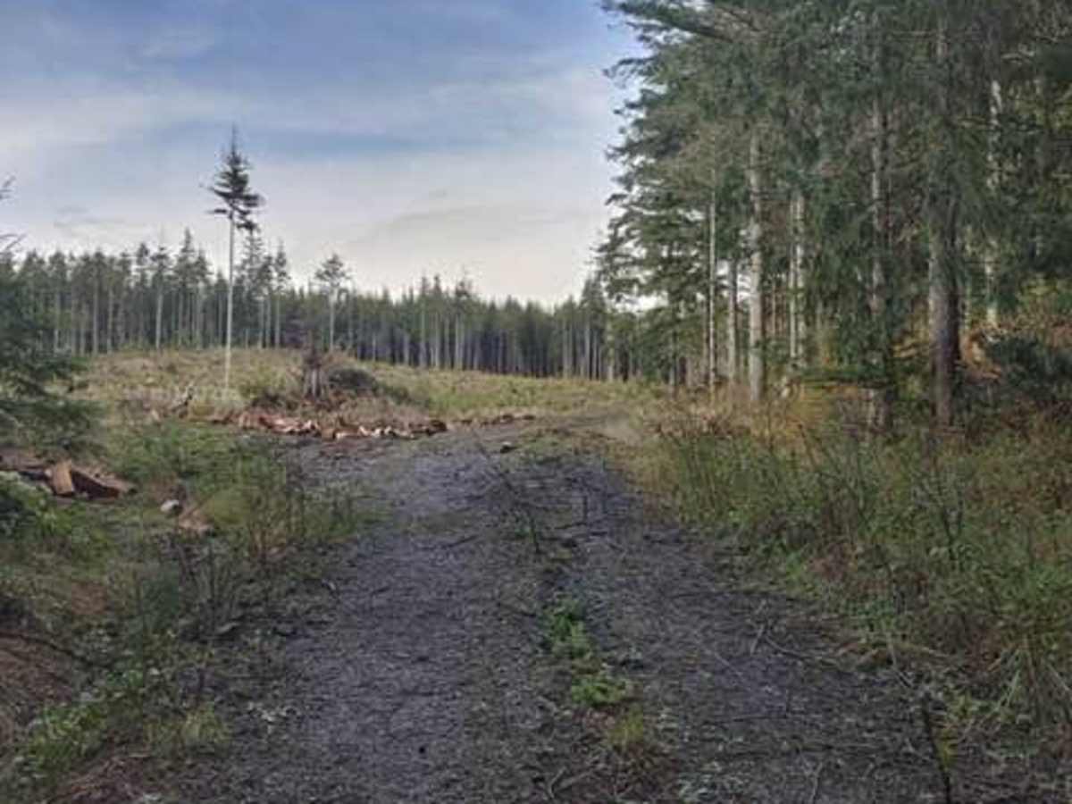 The Small Getaway Amongst Locked Gates | Off-Road Trail Maps ...