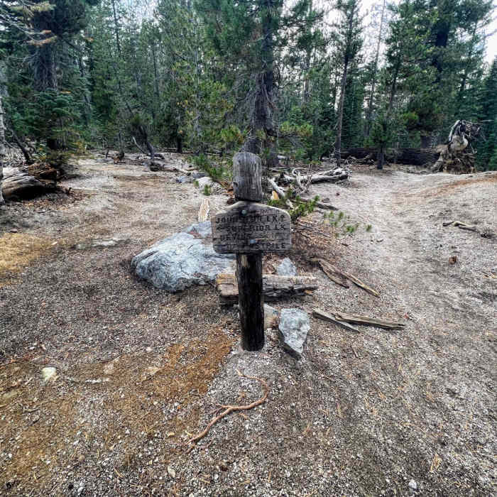 Devils Postpile to Superior Lake Hiking Trail | Map, Difficulty, Trail ...
