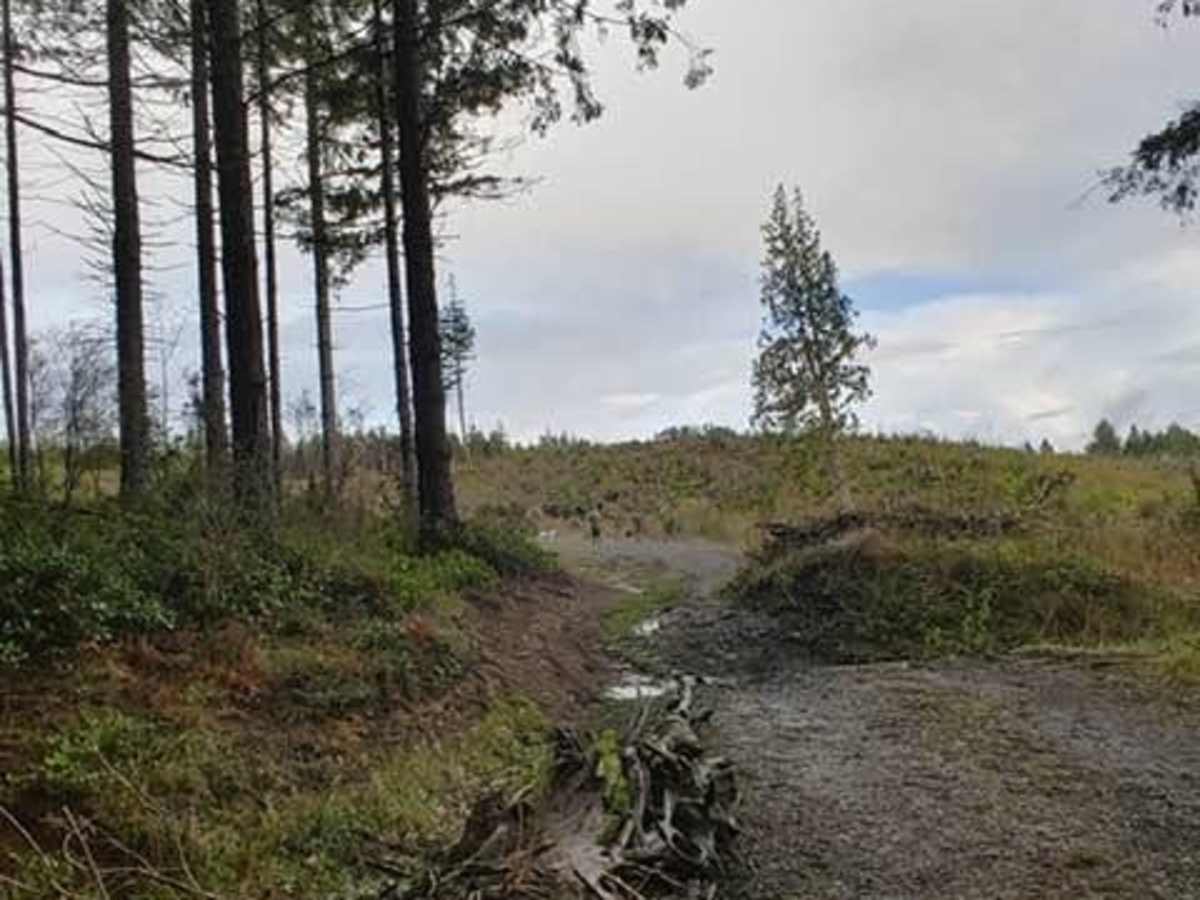 The Small Getaway Amongst Locked Gates | Off-Road Trail Maps ...